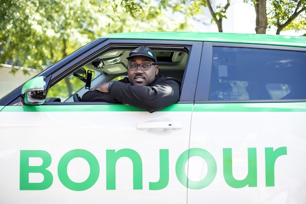 Devenir chauffeur de taxi | Groupe Téo Taxi | Taxis du Grand Montréal